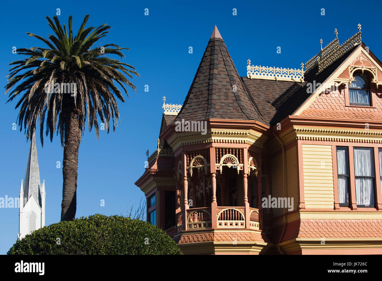 Victorian era butterfat mansion hi-res stock photography and images - Alamy