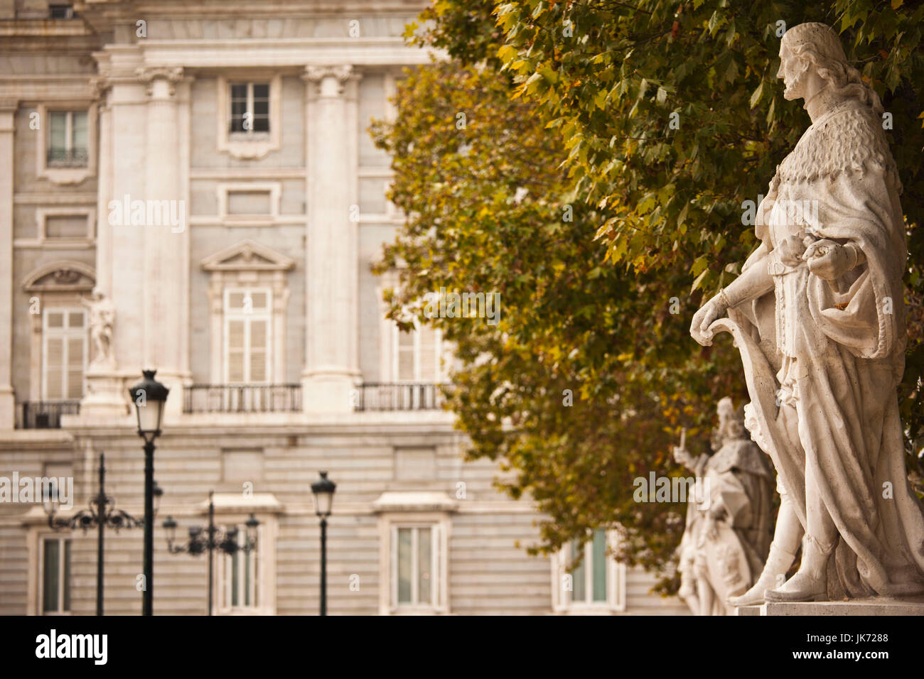 Statues of spanish kings hi-res stock photography and images - Alamy