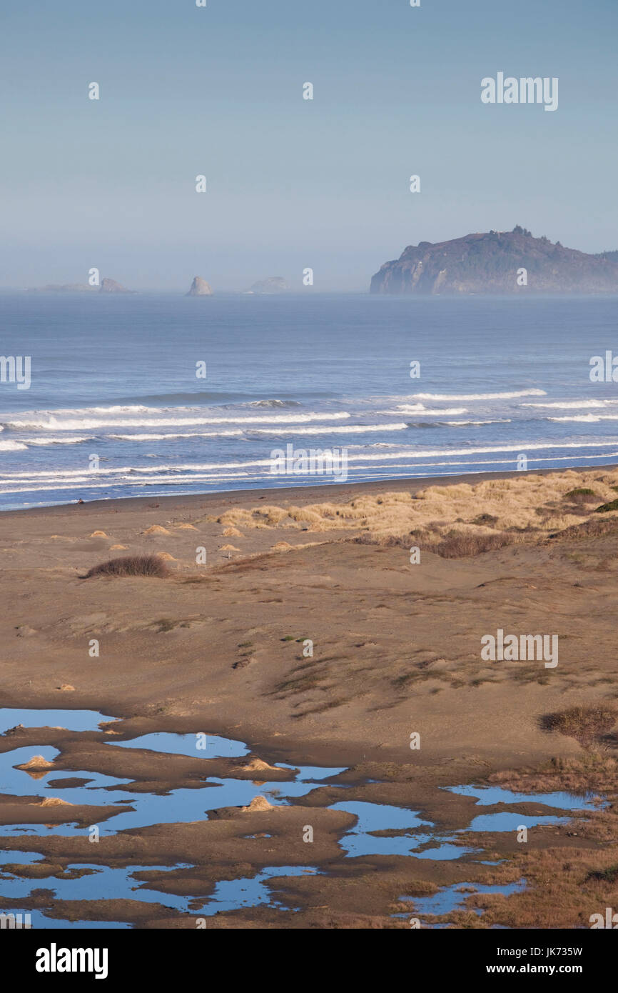 USA, California, Northern California, North Coast, Clam Beach, elevated ...