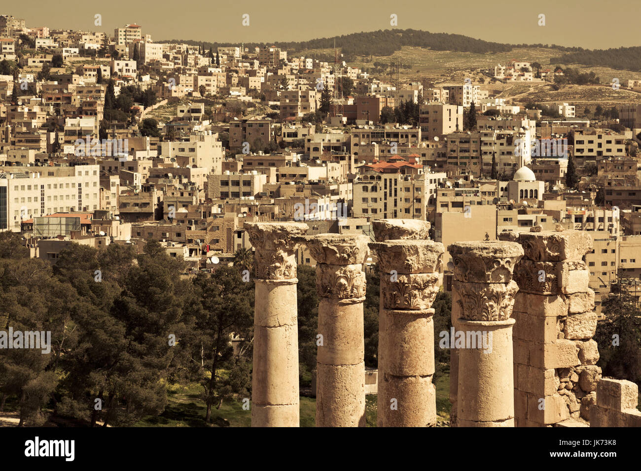 Jordan, Jerash, overview of Roman-era city ruins Stock Photo - Alamy