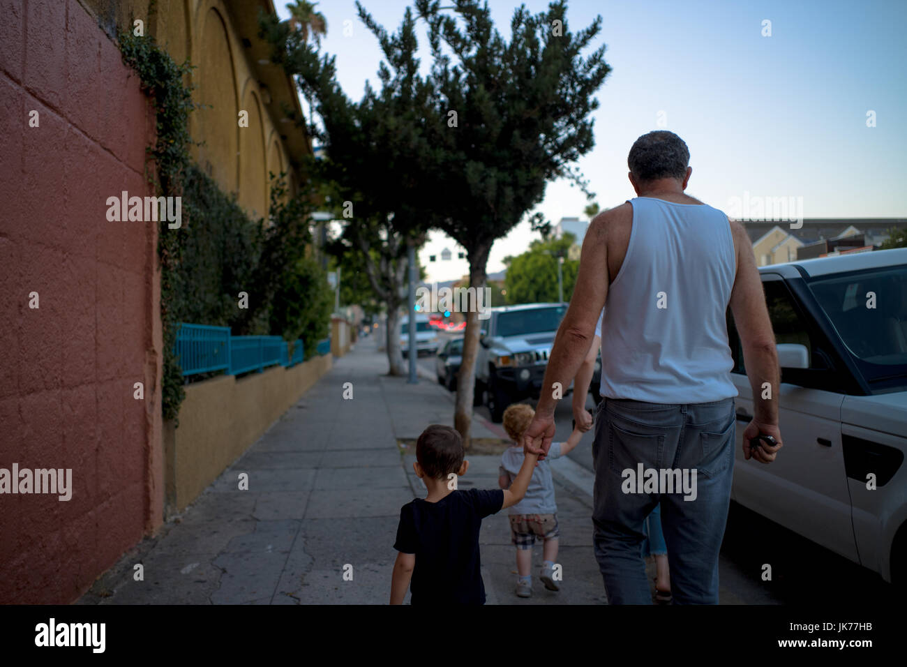 Los ángeles family street life hi-res stock photography and images - Alamy