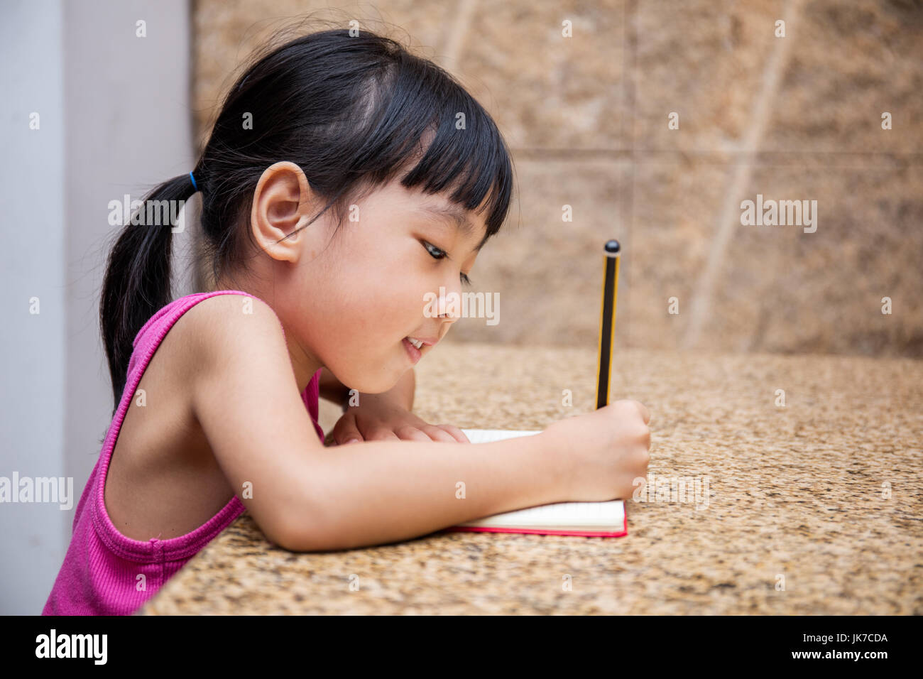 Asian children drawing hi-res stock photography and images - Alamy