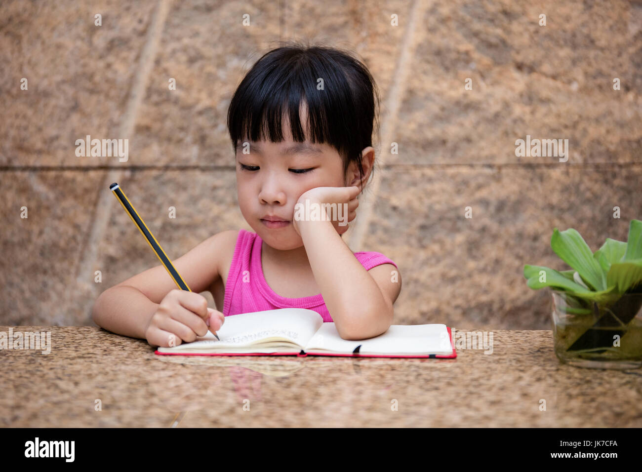 Asian children drawing hi-res stock photography and images - Alamy