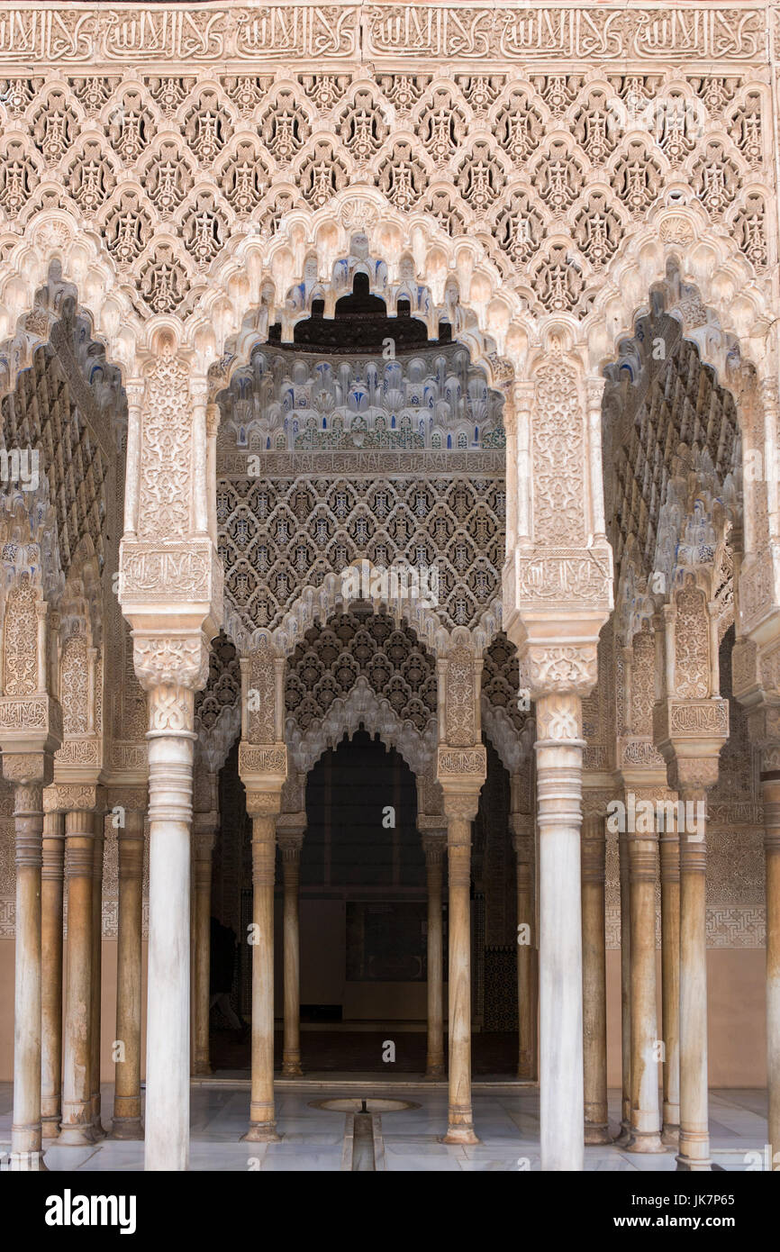The pavilion entrance to the Sala de los Reyes (Hall of the Kings ...