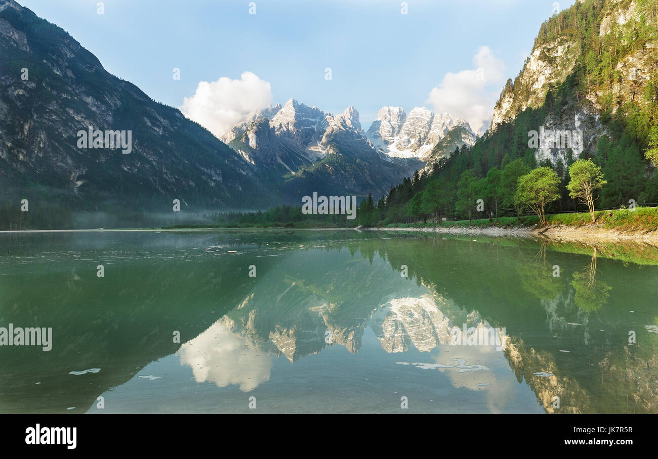 Lago di landro lake hi-res stock photography and images - Alamy