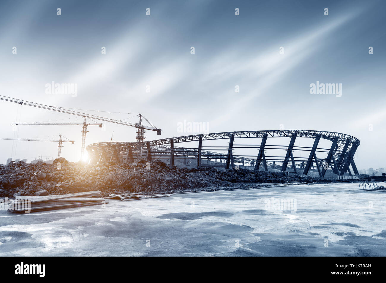 Construction sites, steel structures and cranes under the blue sky ...