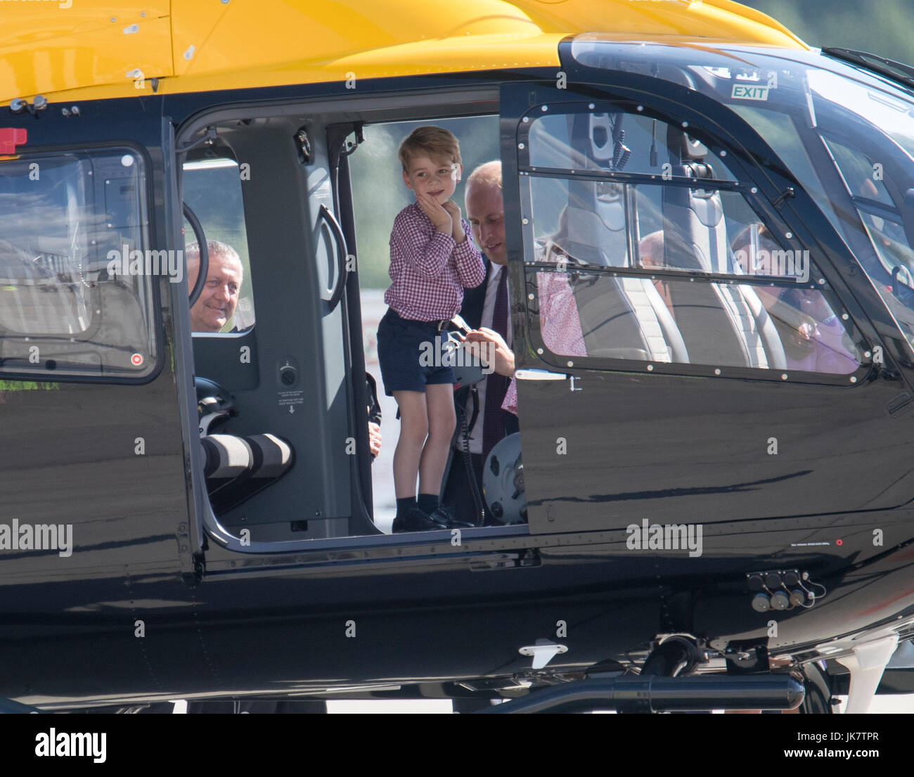 Britain's Prince William and Catherine, Duchess of Cambridge visit ...