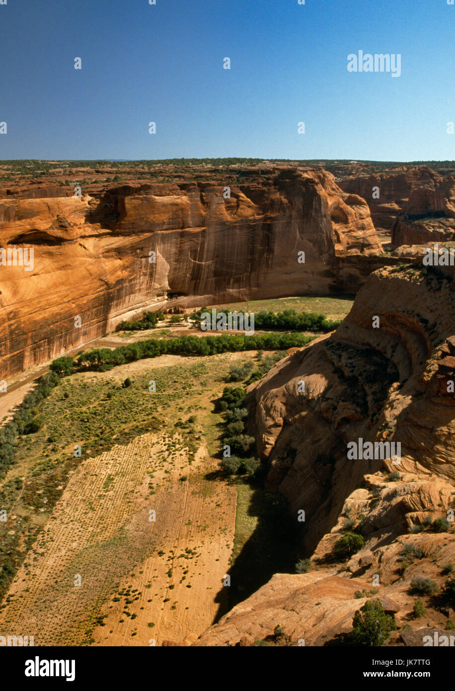 Canyon de Chelly, Arizona: view NE from sandstone canyon rim of Navajo ...
