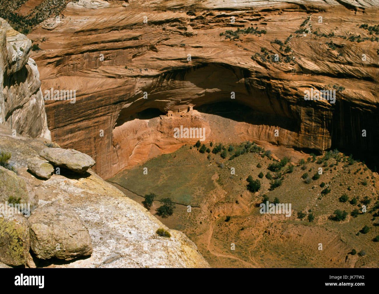 Anasazi cliff dwellings in Mummy Cave in the sandstone wall of Canyon ...