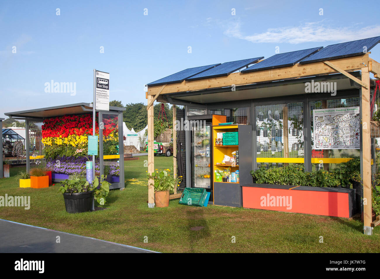 Bus shelters hi-res stock photography and images - Alamy