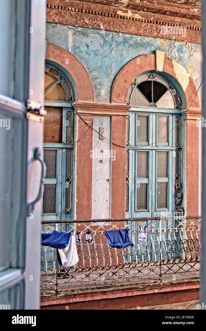 Havana windows hi-res stock photography and images - Alamy