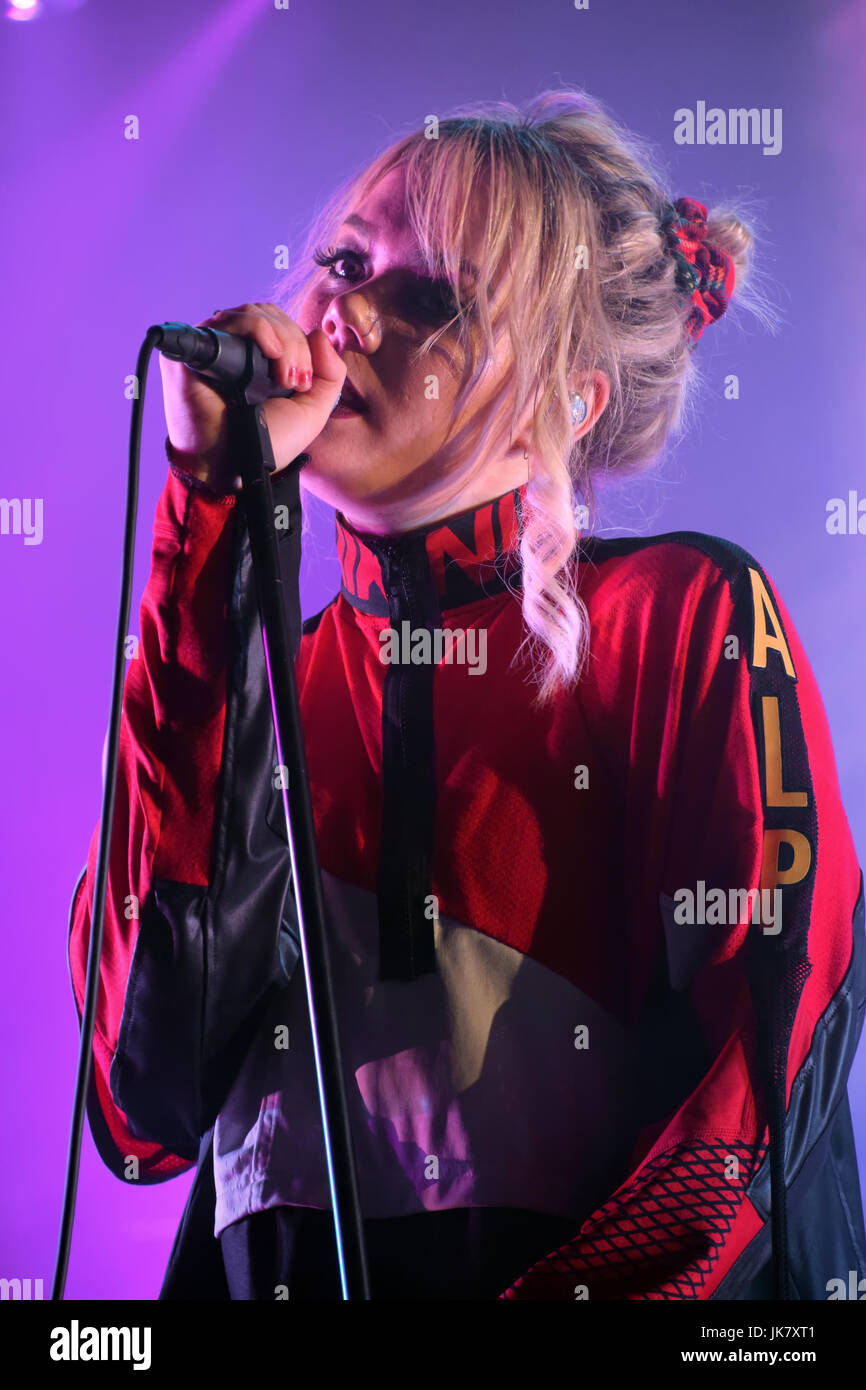 Little jinder singer hi-res stock photography and images - Alamy