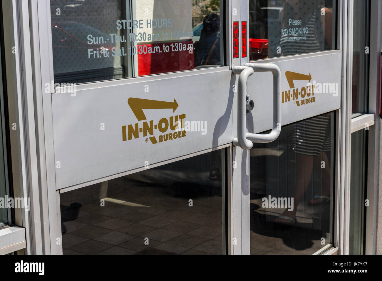 In n out fast food chain sign hi-res stock photography and images - Alamy