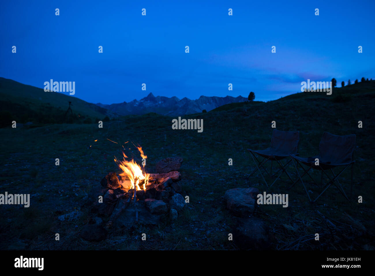 Fire tent hi-res stock photography and images - Alamy