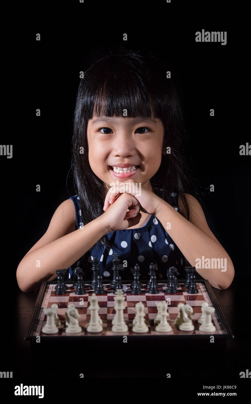 Chinese children chess hi-res stock photography and images - Alamy
