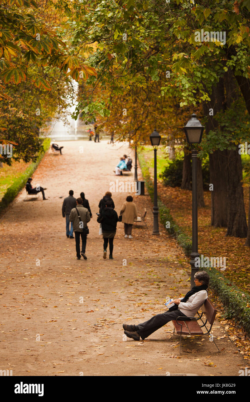 Spain, Madrid, Parque del Buen Retiro park, fall foliage, NR Stock ...