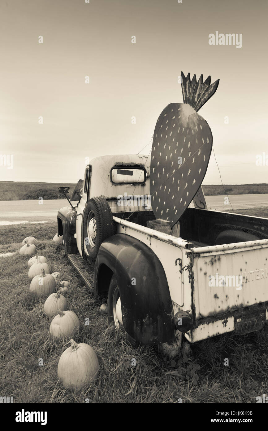 Old roadside stand hi-res stock photography and images - Alamy