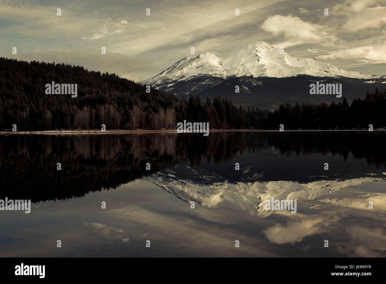 USA, California, Northern California, Northern Mountains, Mount Shasta ...