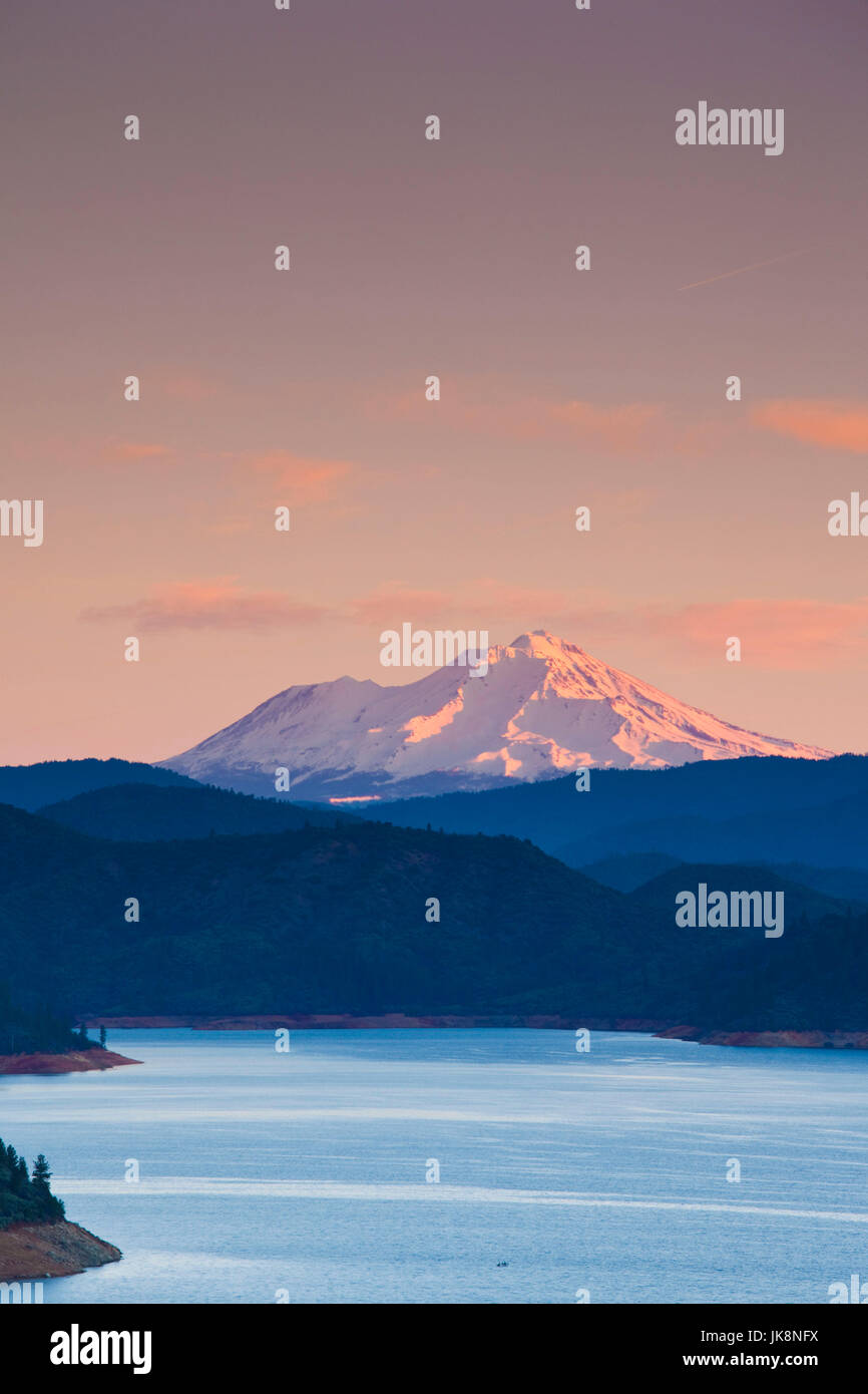 Shasta lake city hi-res stock photography and images - Alamy