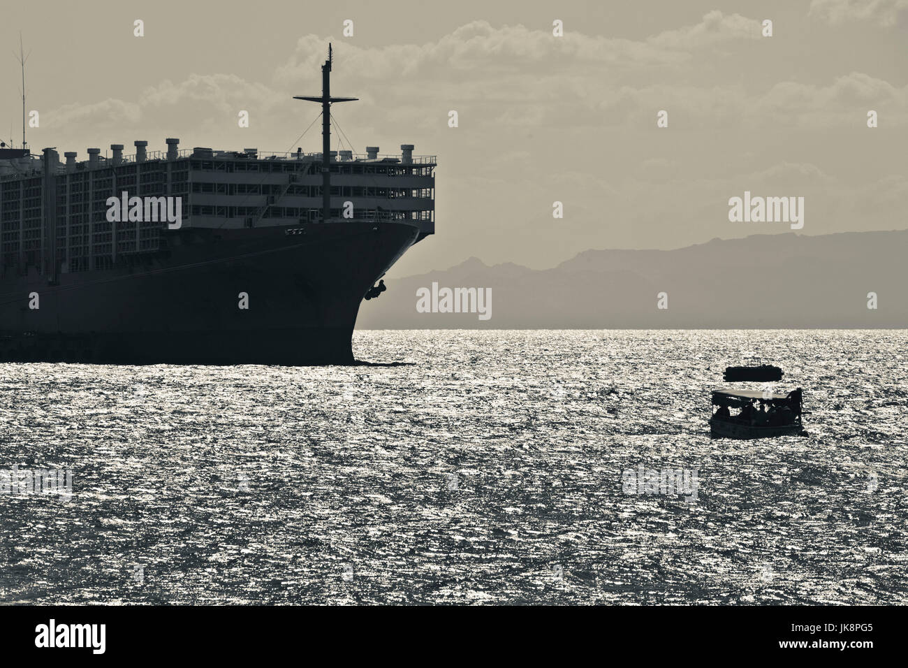 Jordan, Aqaba, Port of Aqaba, ships Stock Photo - Alamy
