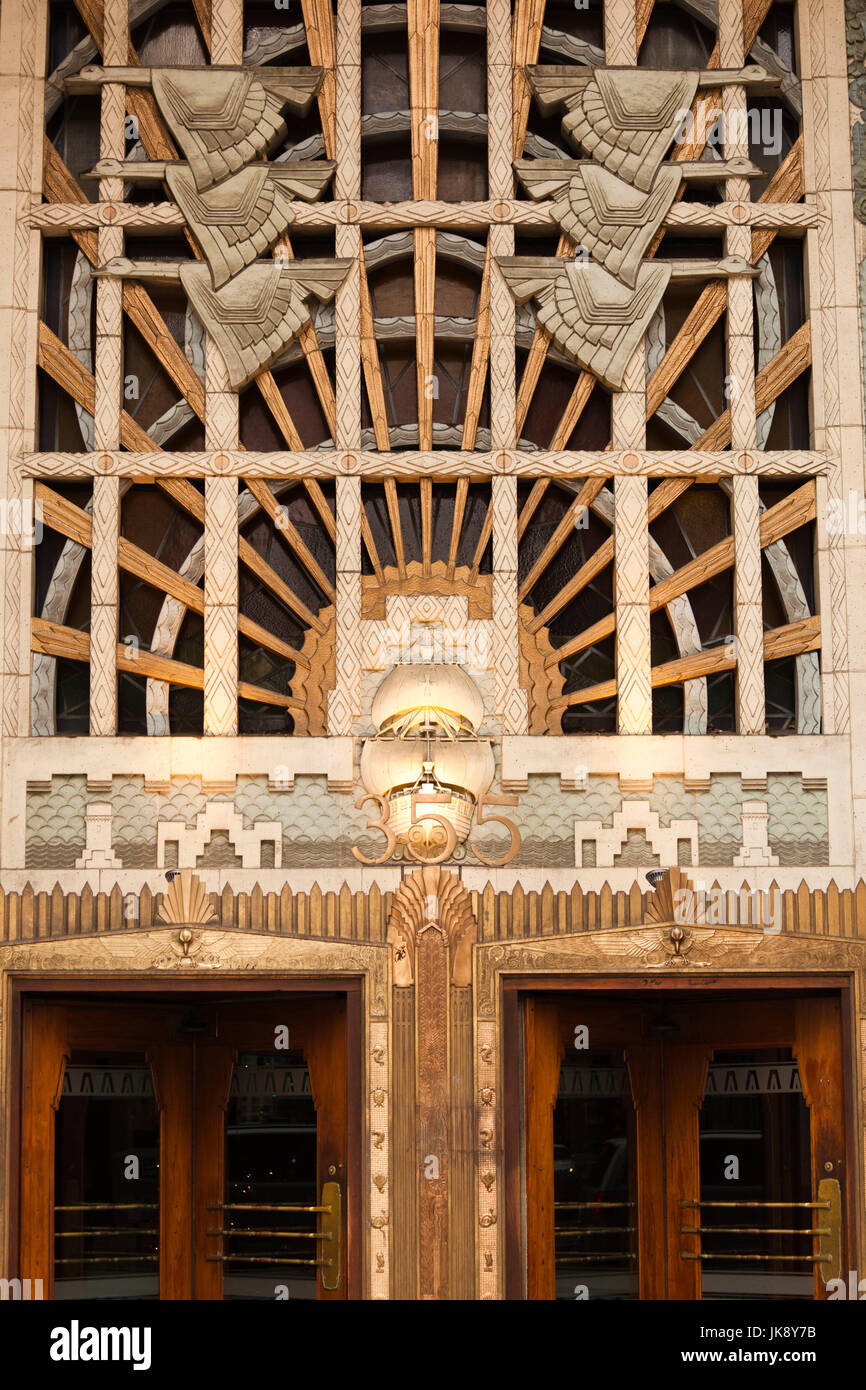 Marine building vancouver hi-res stock photography and images - Alamy