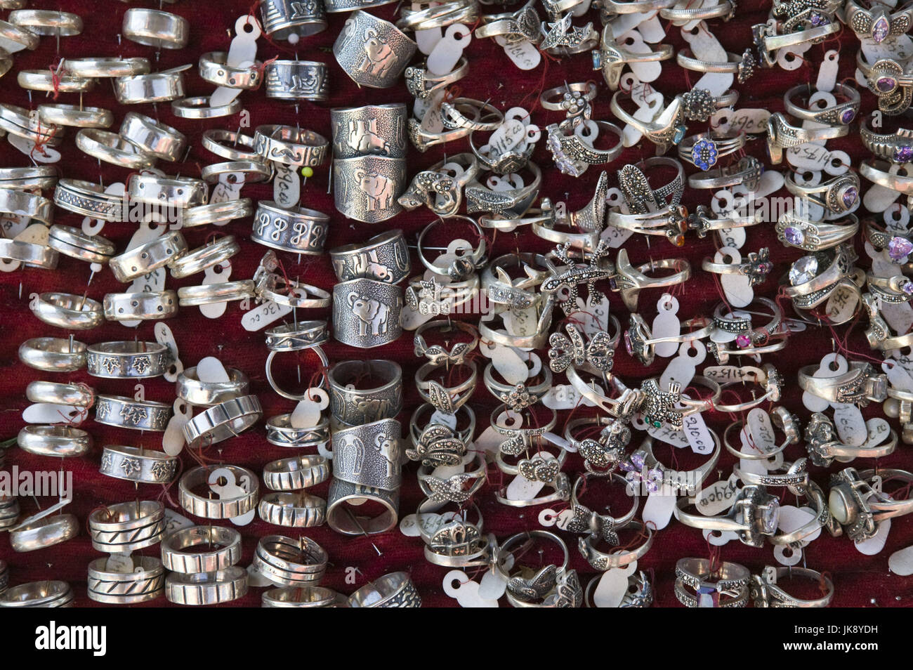 Silberschmuck, Ringe, Detail Stock Photo - Alamy