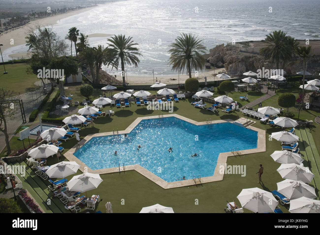 Oman, Maskat, Qurm, Crowne Plaza Hotel, Pool, Strand, Meer Stock Photo ...