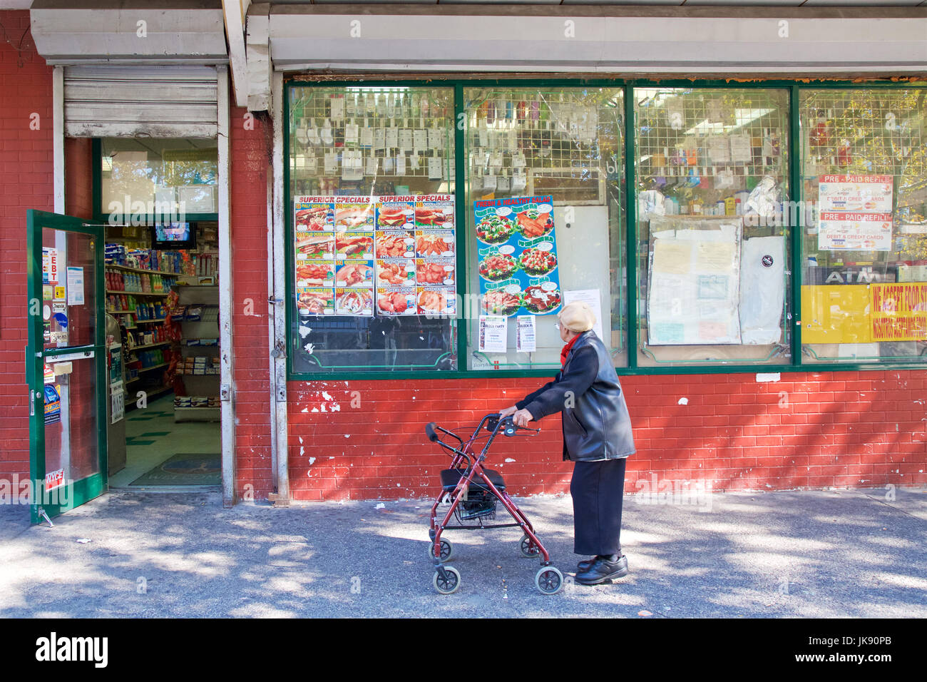 Bodega new york hi-res stock photography and images - Alamy