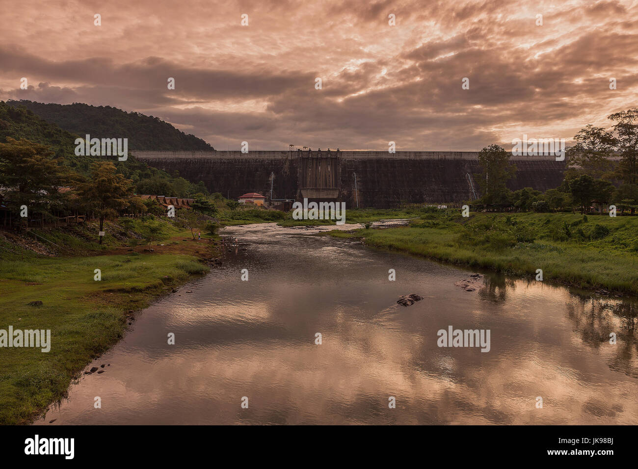 life with a beautiful dam Stock Photo - Alamy
