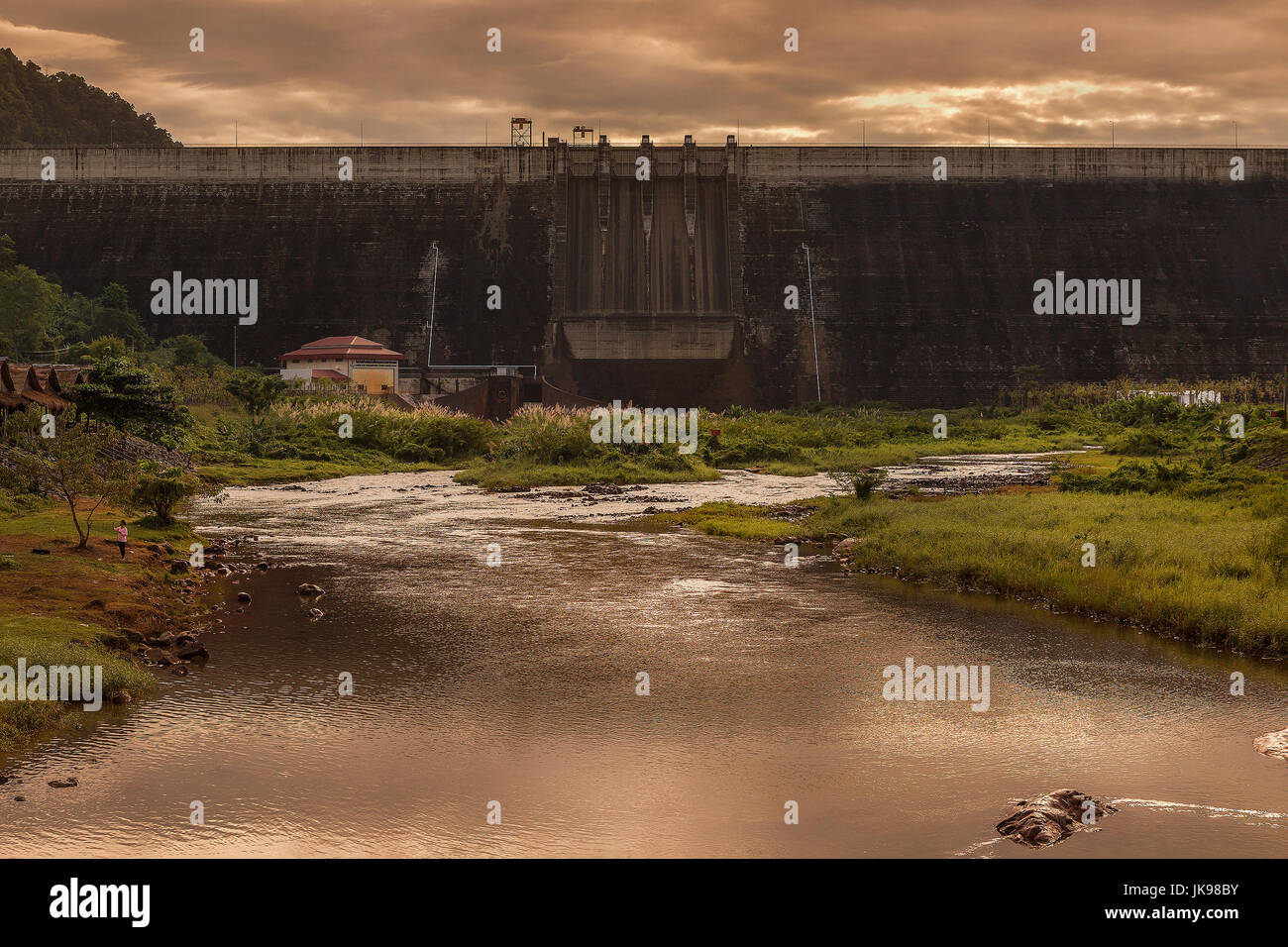 Beautiful concrete dam life hi-res stock photography and images - Alamy