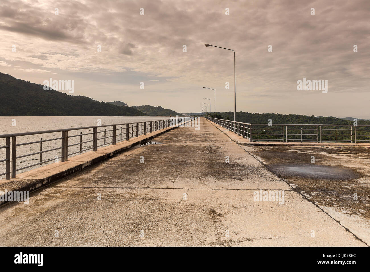 Beautiful landscape river dam hi-res stock photography and images - Alamy