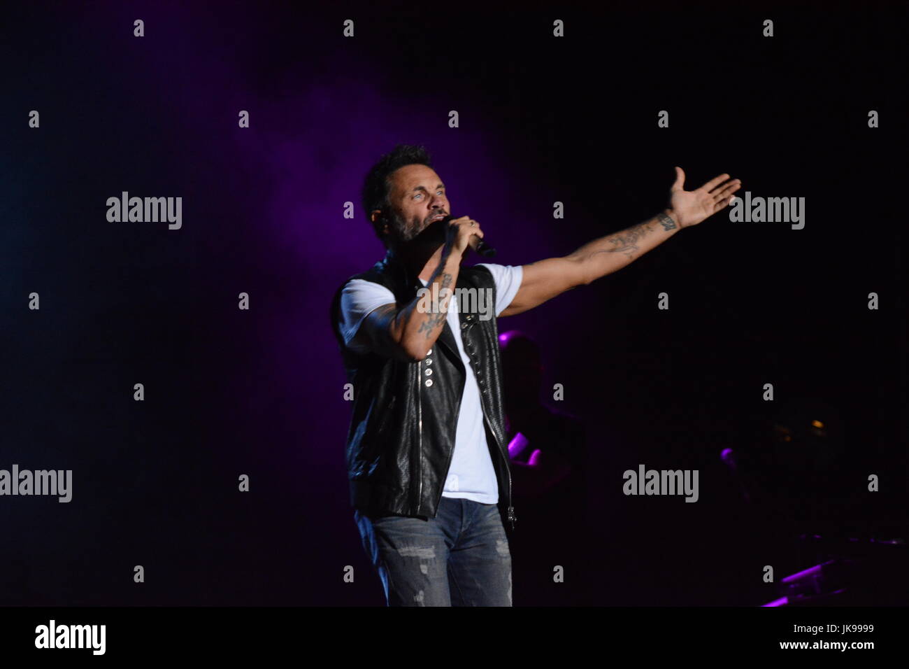 Cantante italiana nek hi-res stock photography and images - Alamy