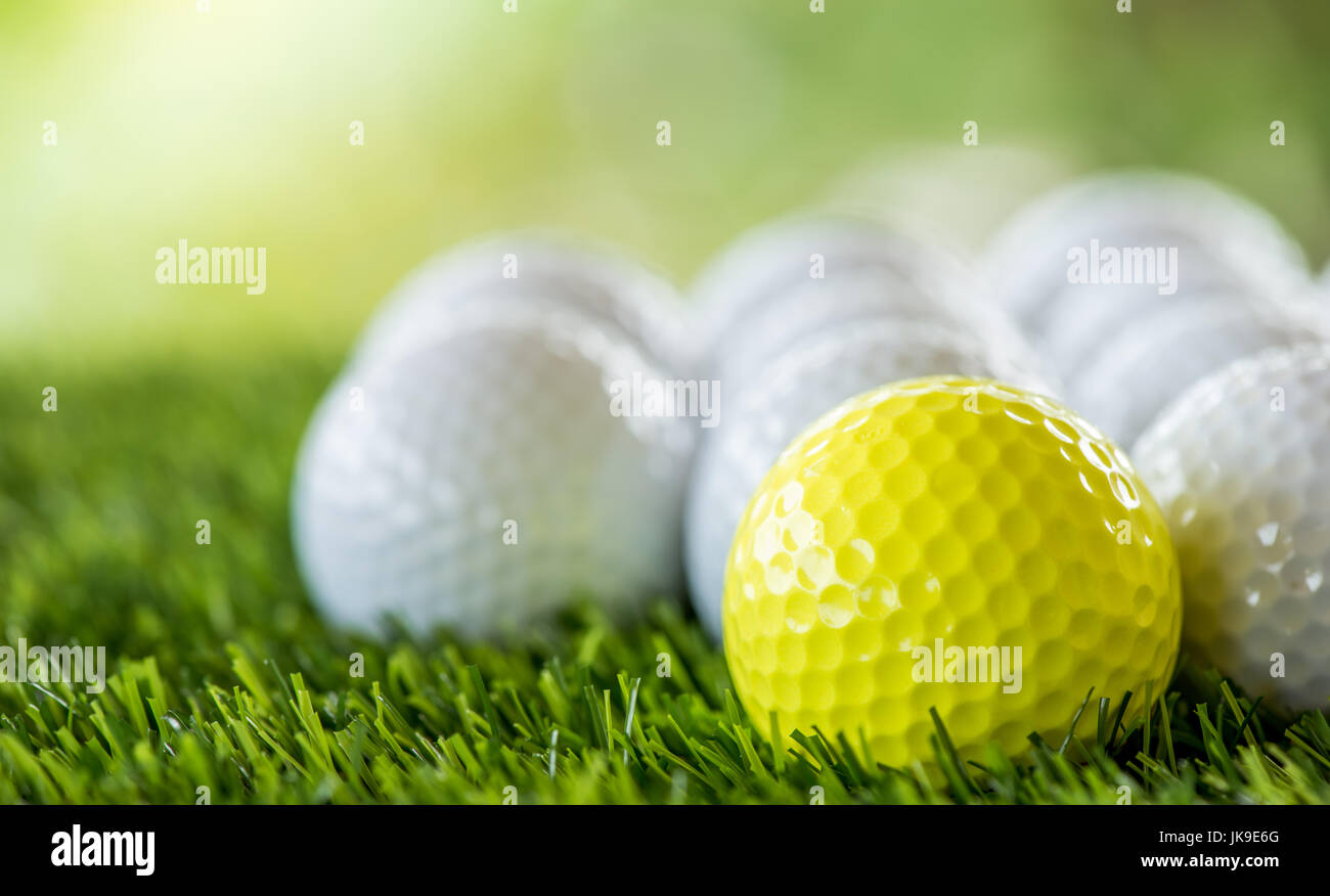 Row of golf balls hi-res stock photography and images - Alamy