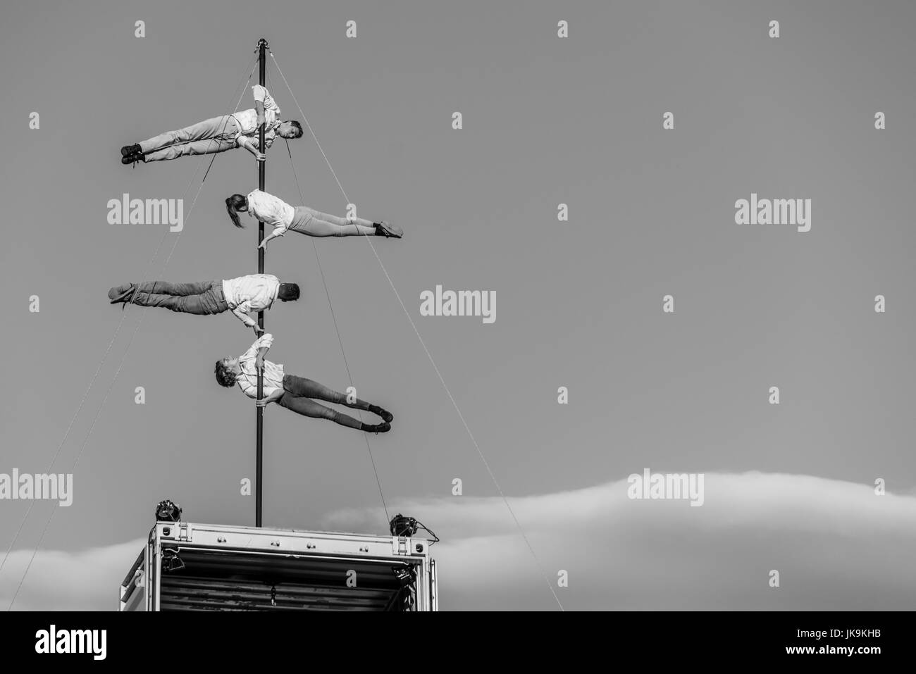 Acrobatics hi-res stock photography and images - Alamy