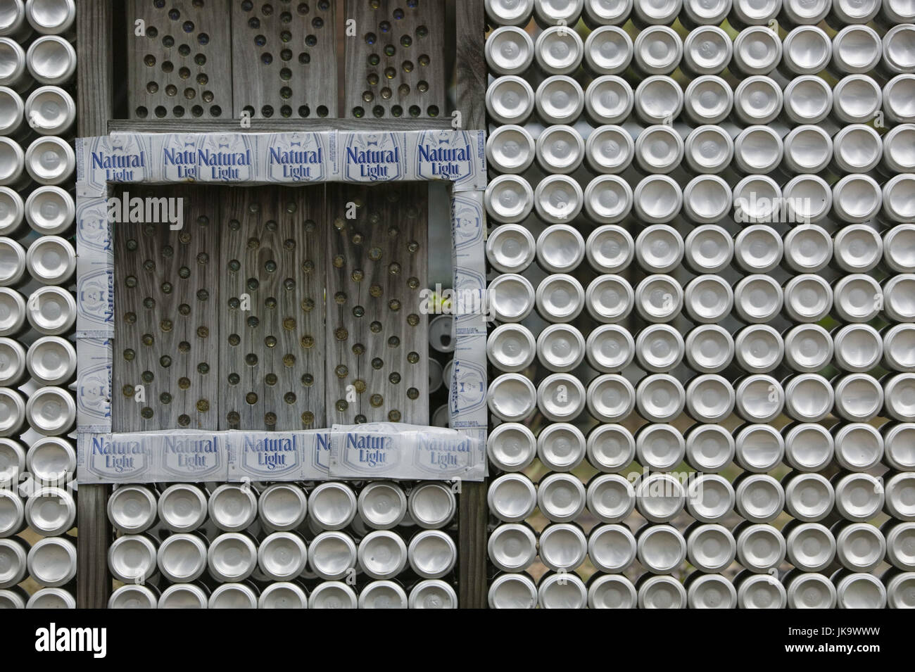 Beer can house hi-res stock photography and images - Alamy