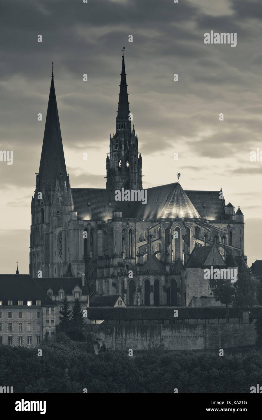 France, centre, cathedral of chartres hi-res stock photography and ...