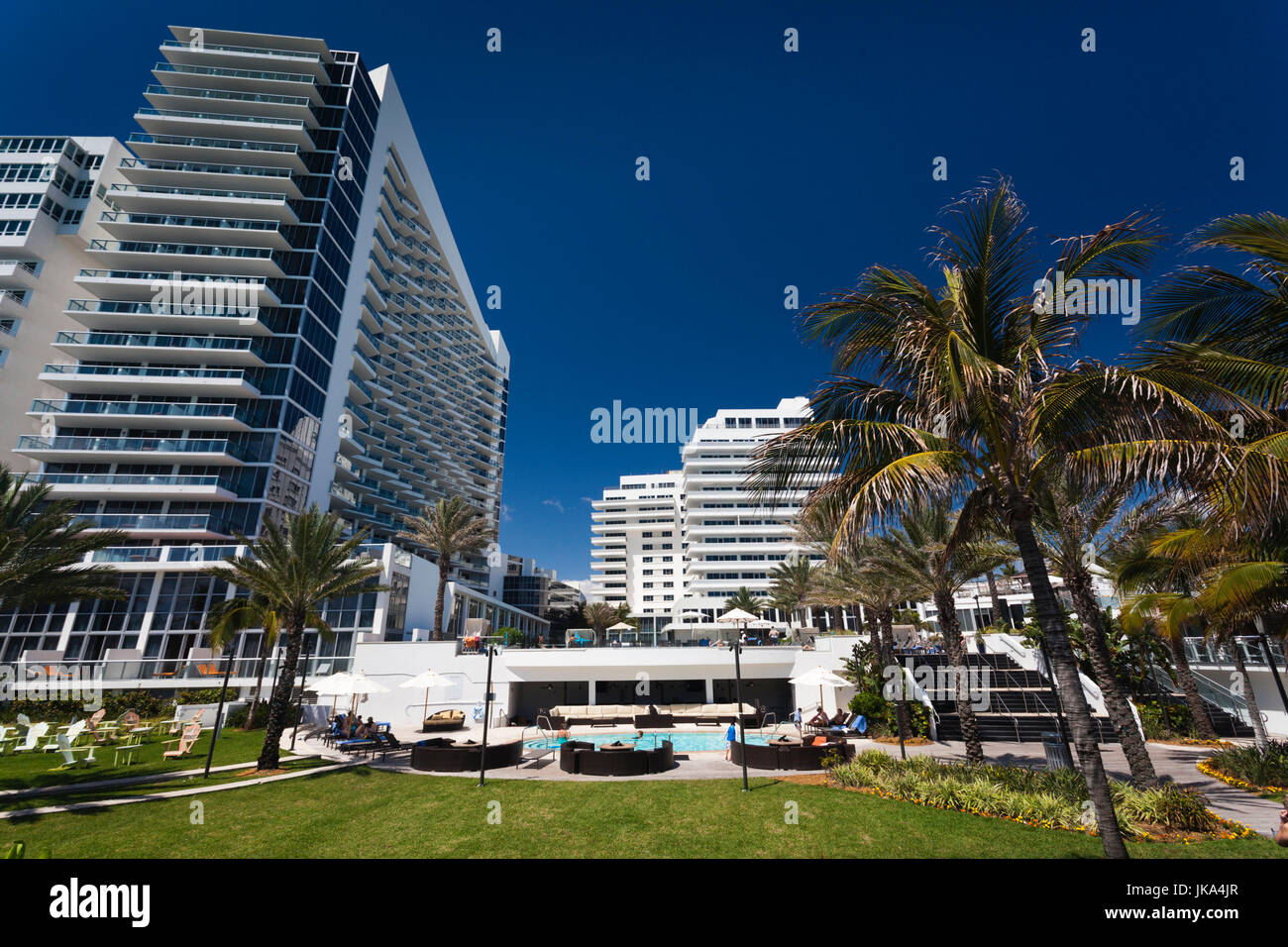 USA, Miami Beach, Fontainebleu Hotel, poolside Stock Photo - Alamy