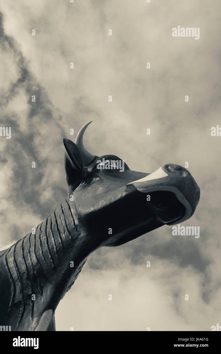 Worlds largest cow statue hi-res stock photography and images - Alamy