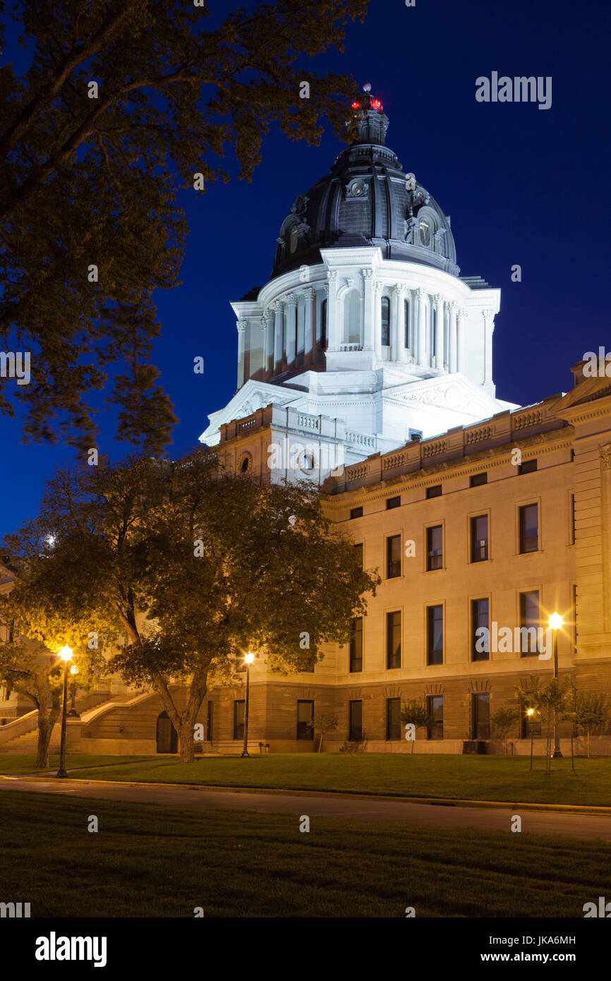 USA, South Dakota, Pierre, South Dakota State Capitol, exterior, dusk ...