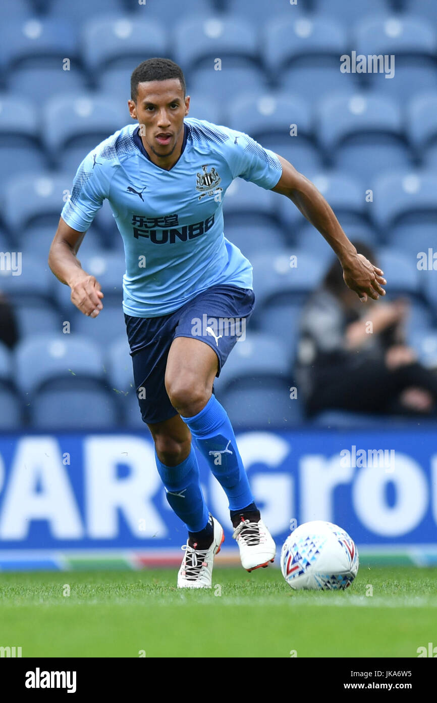 Newcastle United's Isaac Hayden in action against Preston's Callum ...