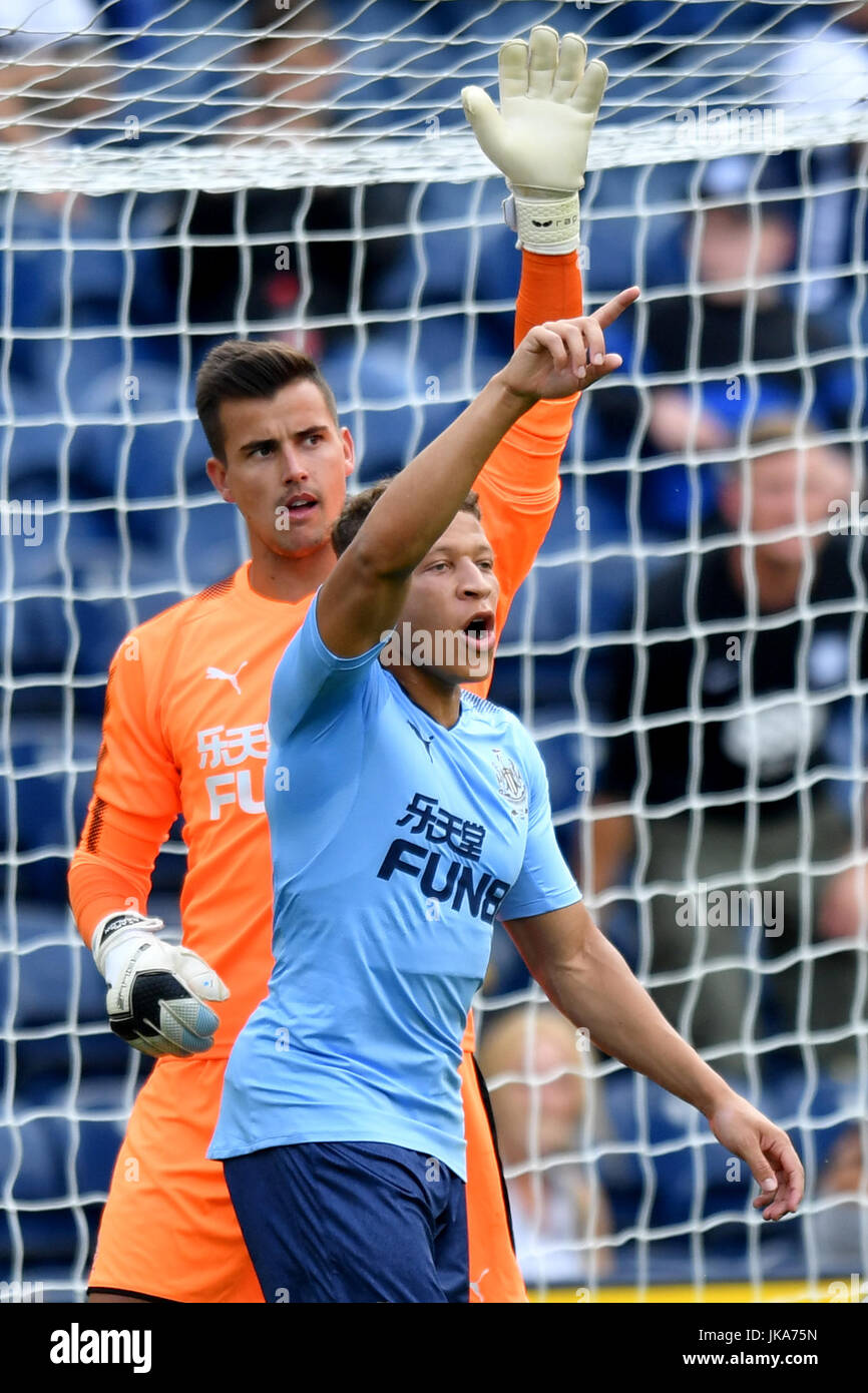 Newcastle uniteds karl darlow hi-res stock photography and images - Alamy
