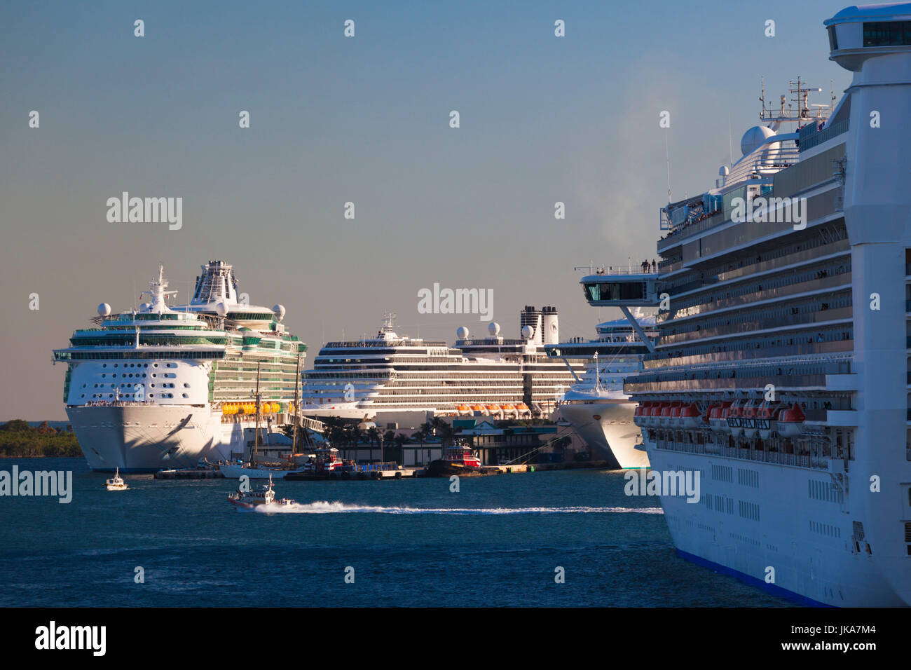 Port everglades fort lauderdale hi-res stock photography and images - Alamy