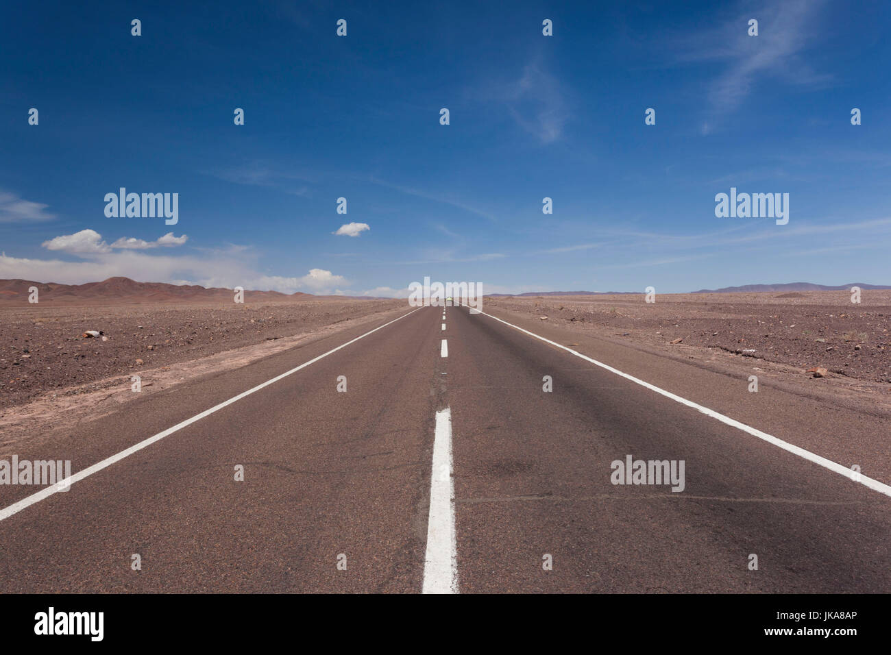 Desert highway hi-res stock photography and images - Alamy