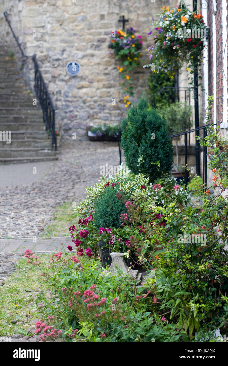 Forecourt design hi-res stock photography and images - Alamy