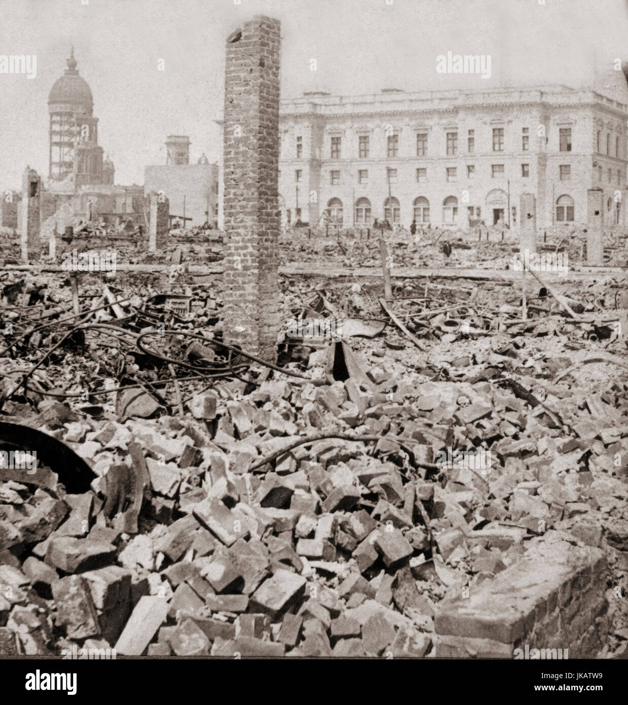 Earthquake damage on San Francisco 18 April 1906, USA showing the still ...