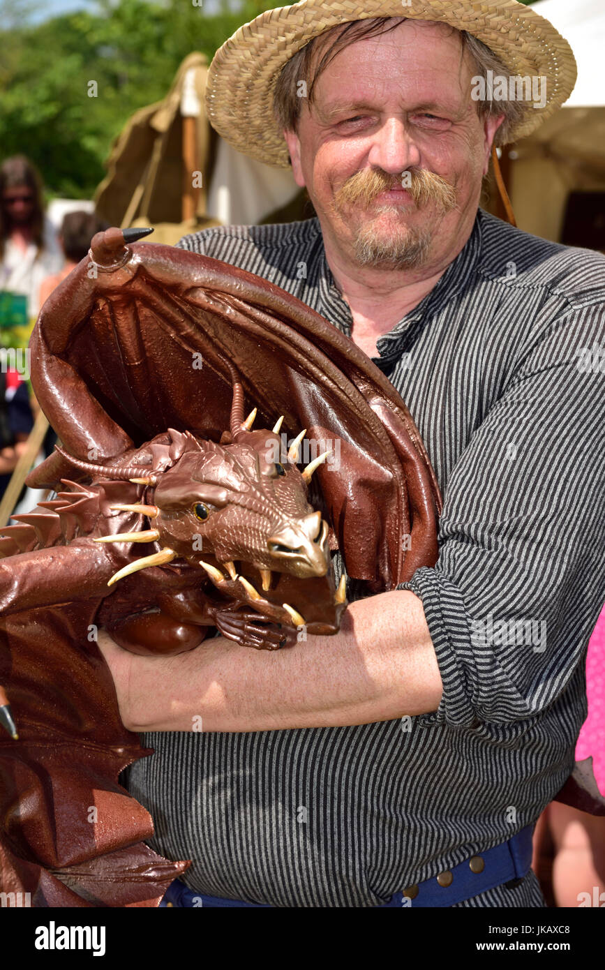 Hand puppet hi-res stock photography and images - Alamy