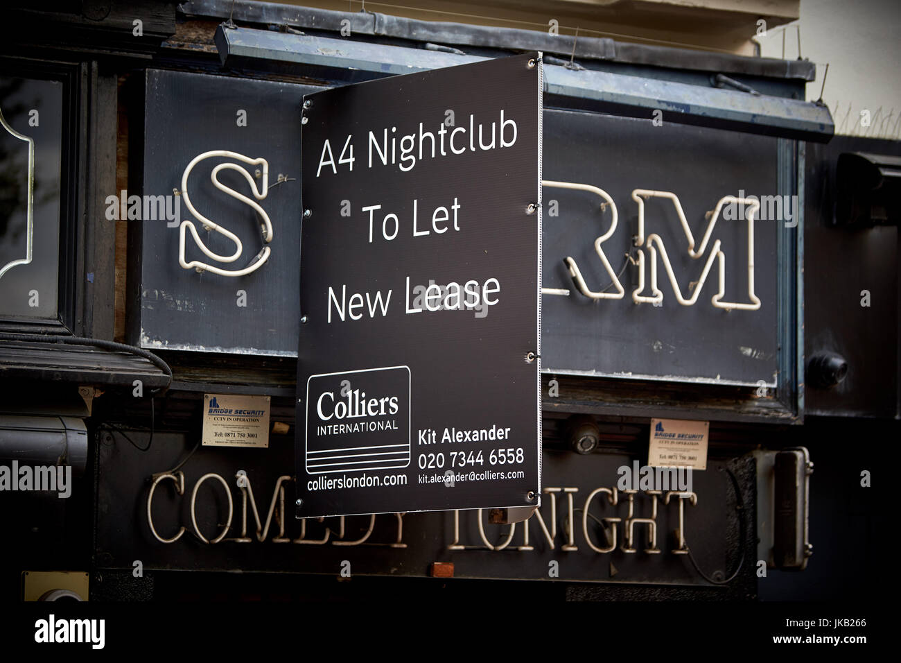 To let sign outside a nightclub Stock Photo - Alamy