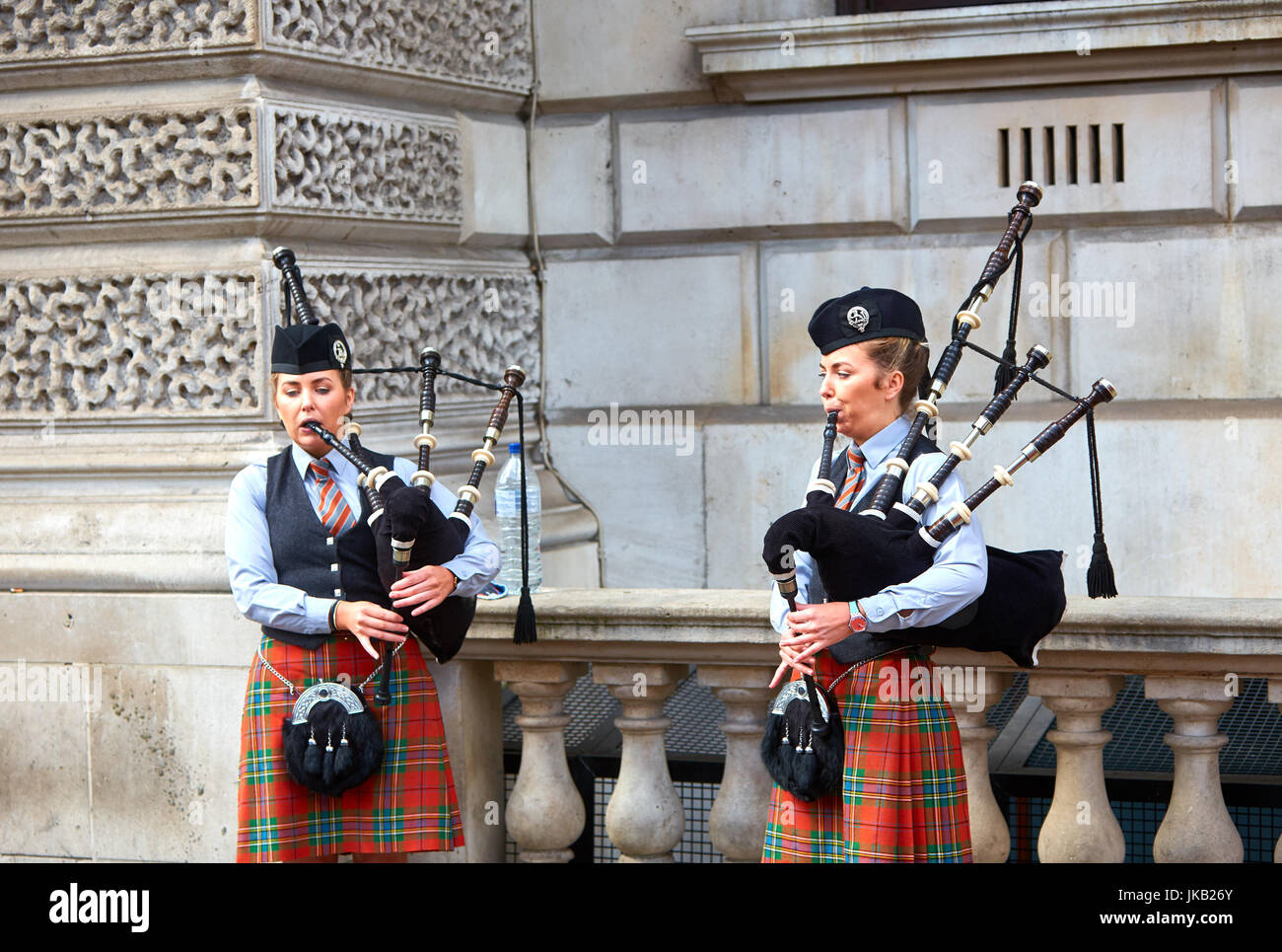 Woman playing the bagpipes hi-res stock photography and images - Alamy