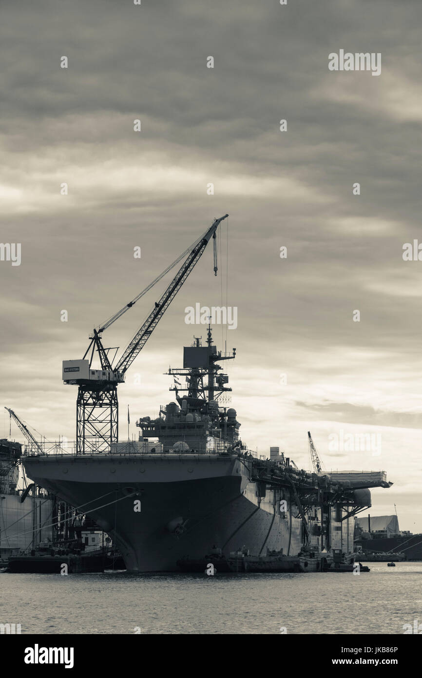USA, Virginia, Portsmouth, Portsmouth Naval Shipyard, aircraft carriers ...