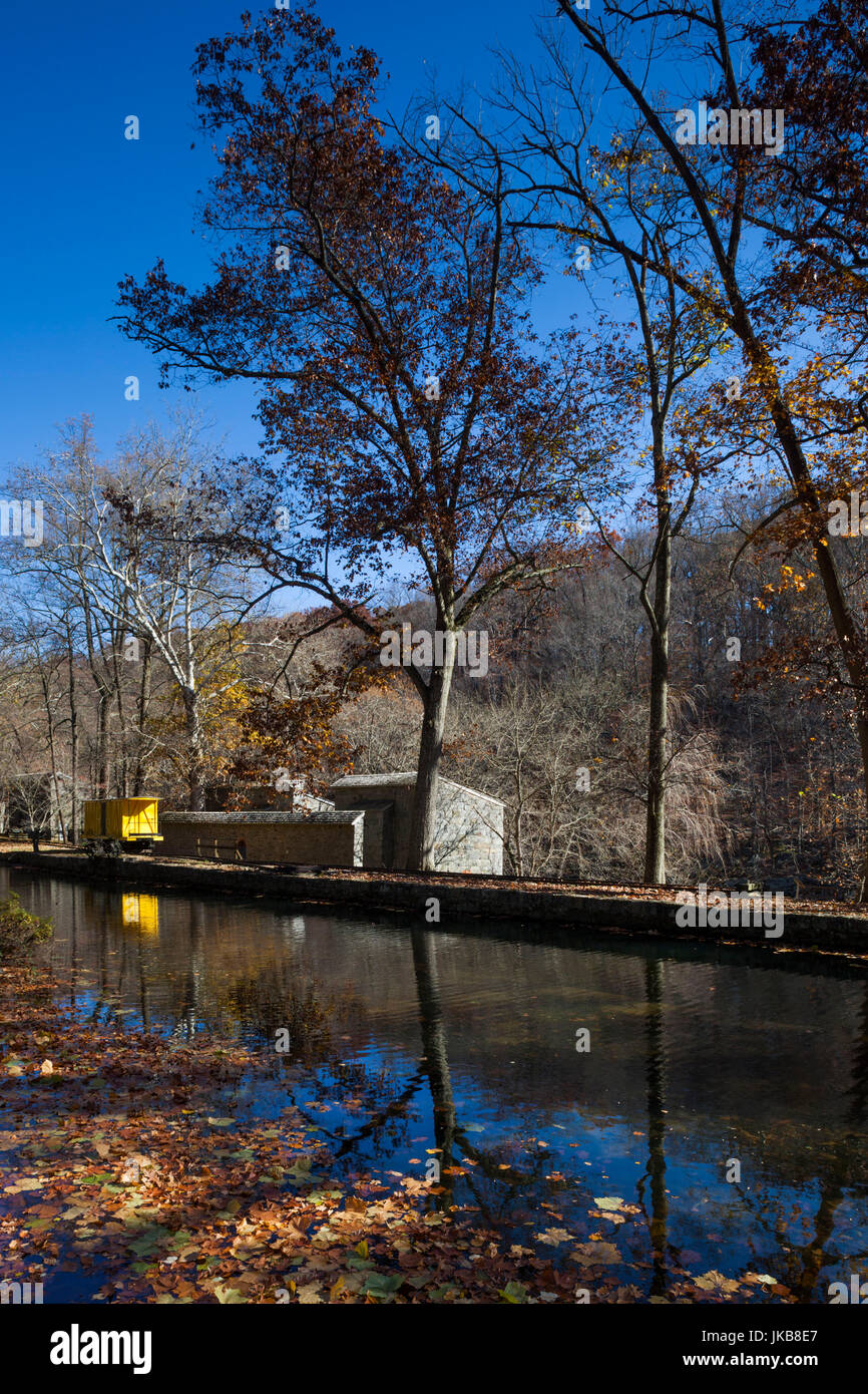 Dupont factory hi-res stock photography and images - Alamy